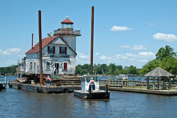 Waff Contracting, Inc. - Edenton, NC - Roanoke River Lighthouse Relocation